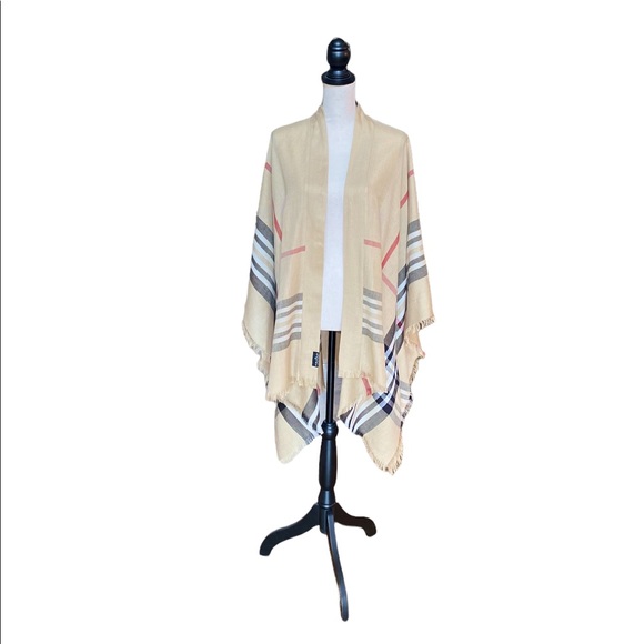 V. FRAAS | Accessories | Nwt Fraaz Plaid Wrap | Poshmark